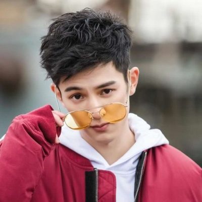 หวัง รุ่นเจ๋อ (Wang Runze) พระรองหล่อ อบอุ่น จากซีรีส์ สิ่งเล็ก ๆ ที่ ...